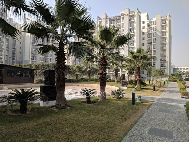 Grand Omaxe Sector 93B - Without Brokerage Unfurnished 2 BHK Flat for ...