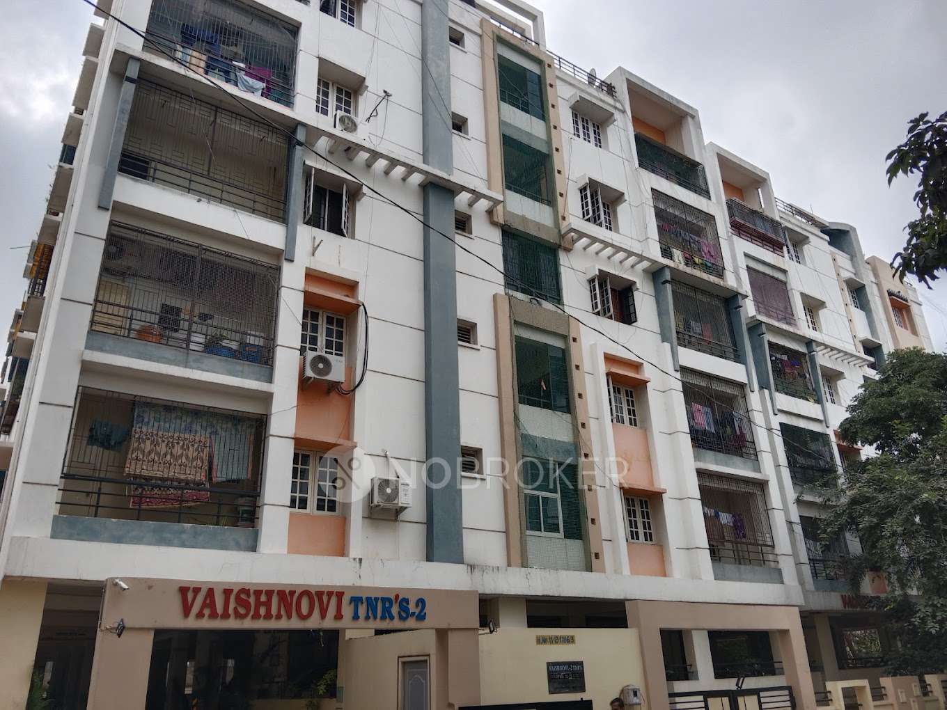 TNR Vaishnovi 2 Kothapet - Without Brokerage Semi-furnished 2 BHK Flat for Sale in TNR Vaishnovi ...
