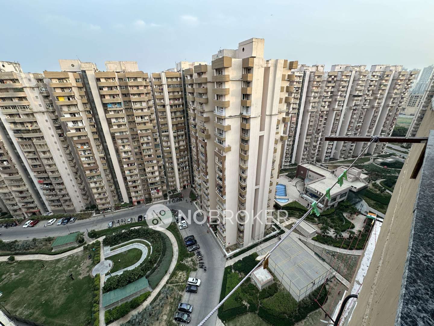 Supertech Capetown Sector 74 - Without Brokerage Semi-furnished 2 BHK ...