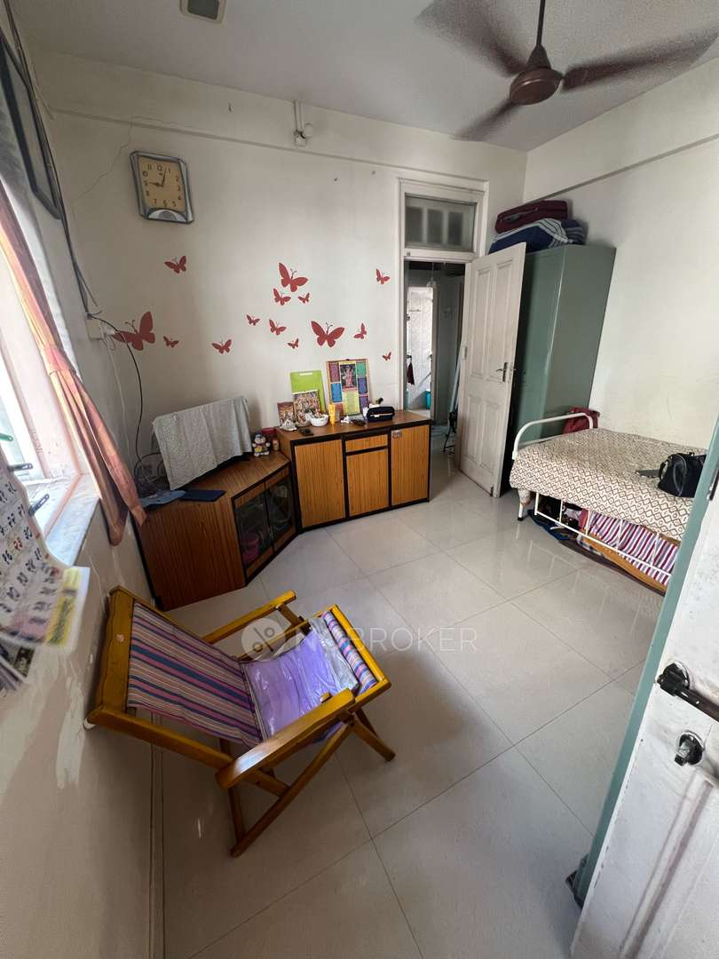 Sonawala Building Tardeo - Without Brokerage Semi-furnished 1 RK Flat ...