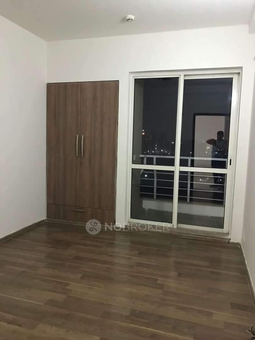 3C Lotus Panache Sector 110 - Without Brokerage Semi-furnished 2 BHK ...
