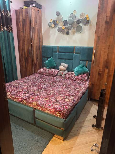 Sector 25 , rohini Rohini Rent - WITHOUT BROKERAGE Semi-furnished 3 BHK ...