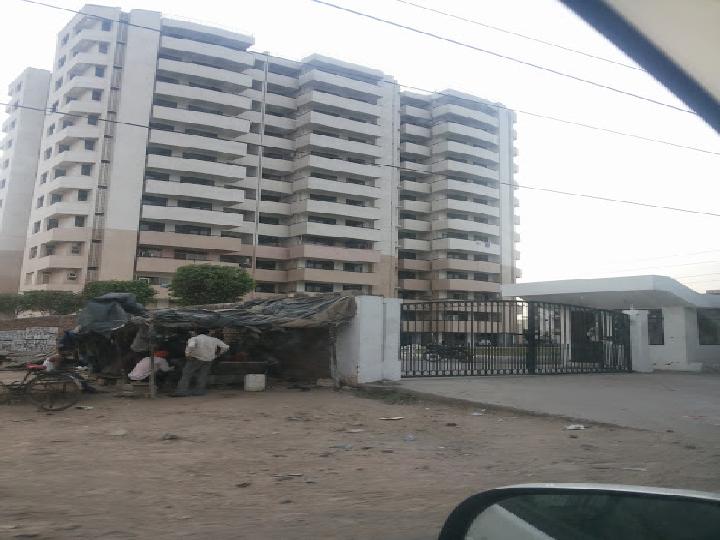 Abhinav Apartment Sector 9 Rent - WITHOUT BROKERAGE Semi-furnished 3 ...