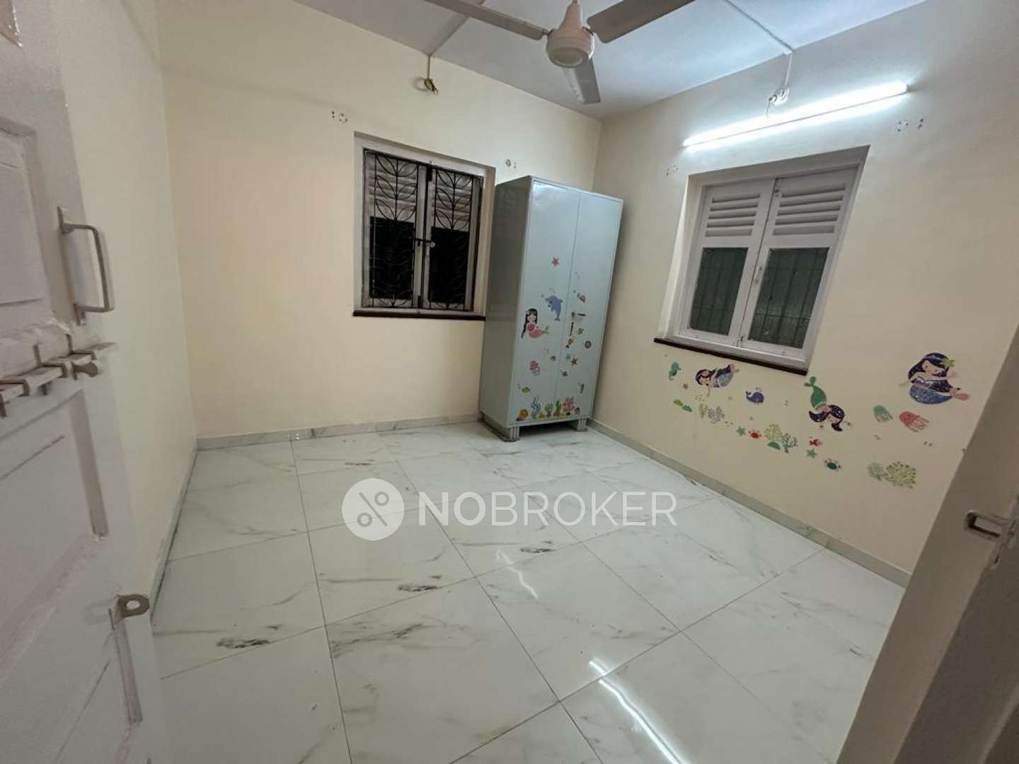 Central bank colleagues chs Vile Parle West Rent - WITHOUT BROKERAGE Semi-furnished 2 BHK Rental ...